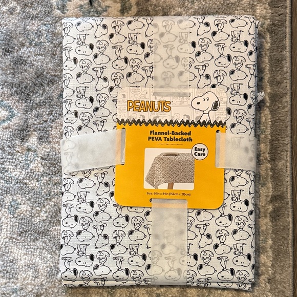 Peanuts | Dining | Peanuts Snoopy Peva Tablecloth Black And White ...